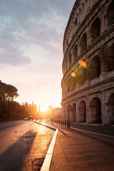 Colosseum in Rome met zonsopkomst van Michael Bollen op canvas, behang ...