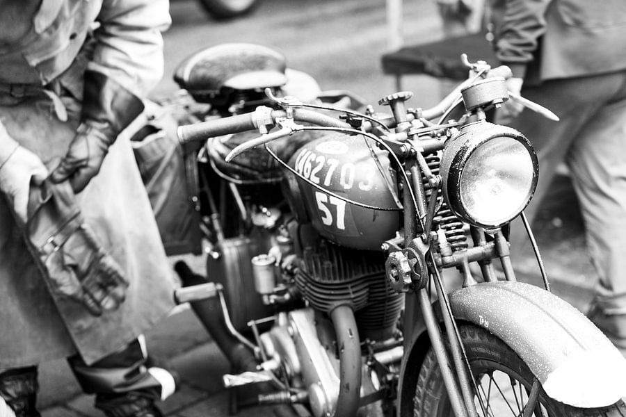 BSA M20 WWII Motorfiets van Richard Jansen op canvas, behang en meer