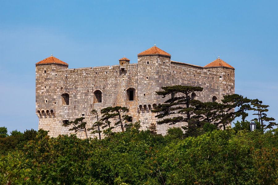 Kasteel Nehaj in Senj Kroatië van Roland Brack op canvas, behang en meer