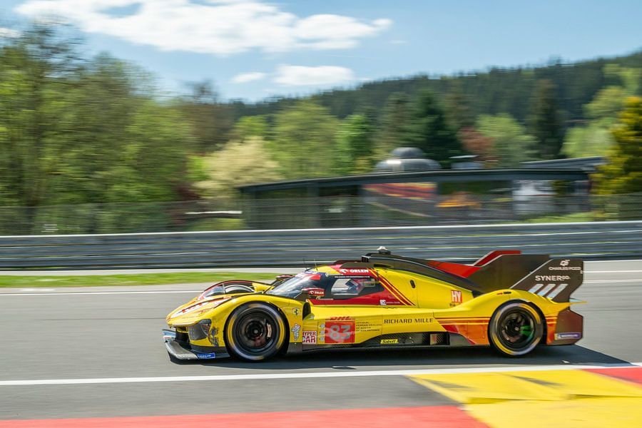 La Ferrari 499P Hypercar à Spa Francorchamps par l'artiste Sjoerd van ...