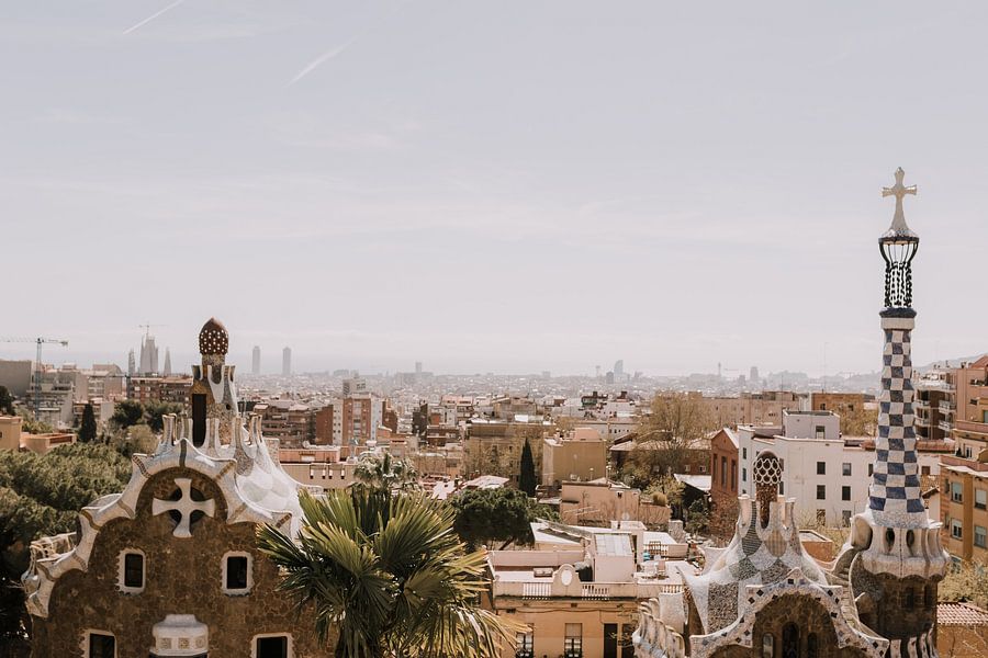 Park Guell Skyline | Barcelona | Spanje van Roanna Fotografie op canvas ...