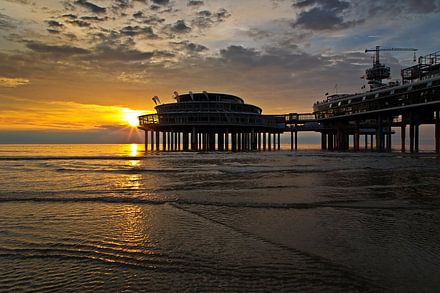 Bestel mooie Scheveningse pier kunst als wanddecoratie | Werk aan de Muur