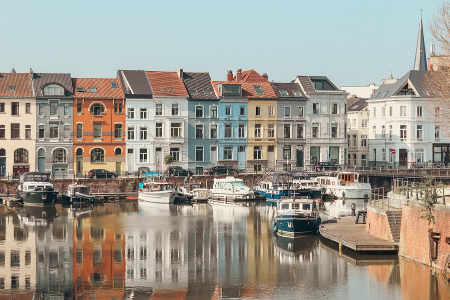 Gebouwen aan het water, Dampoort, Gent, België van Imladris Images op ...