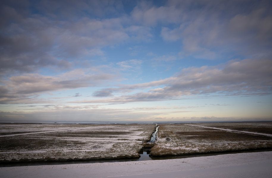 Winters landschap kwelders Groningen van Bo Scheeringa Photography op ...