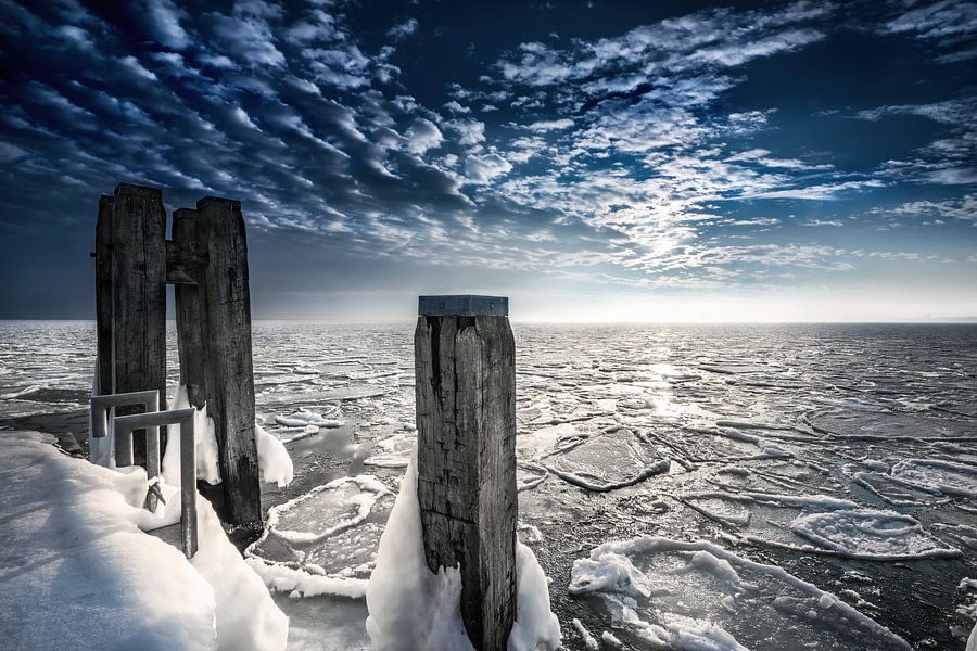 IJsschotsen bij de oude pier van Scharbeutz van Voss fotografie op ...