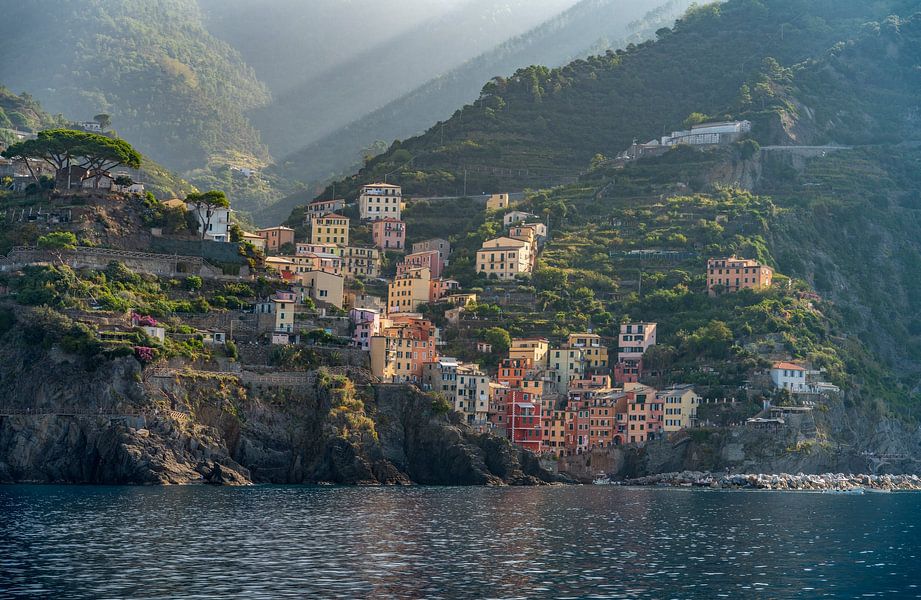 Riomaggiore in de Cinque Terre van Achim Prill op canvas, behang en meer