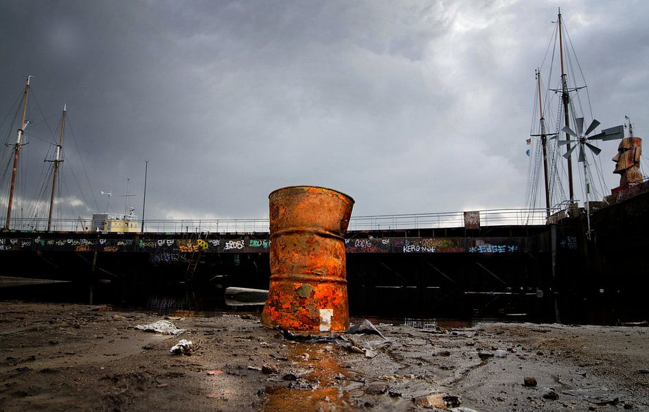 Return Of The Red Drum van Peter Bongers op canvas, behang en meer