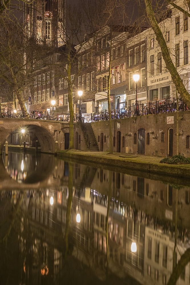 Domtoren, Oudegracht en Gaardbrug in Utrecht in de avond van Tux Photography op canvas, behang ...