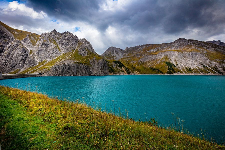 Adembenemende Lunersee op 1970m boven de zeespiegel van Madan Raj ...
