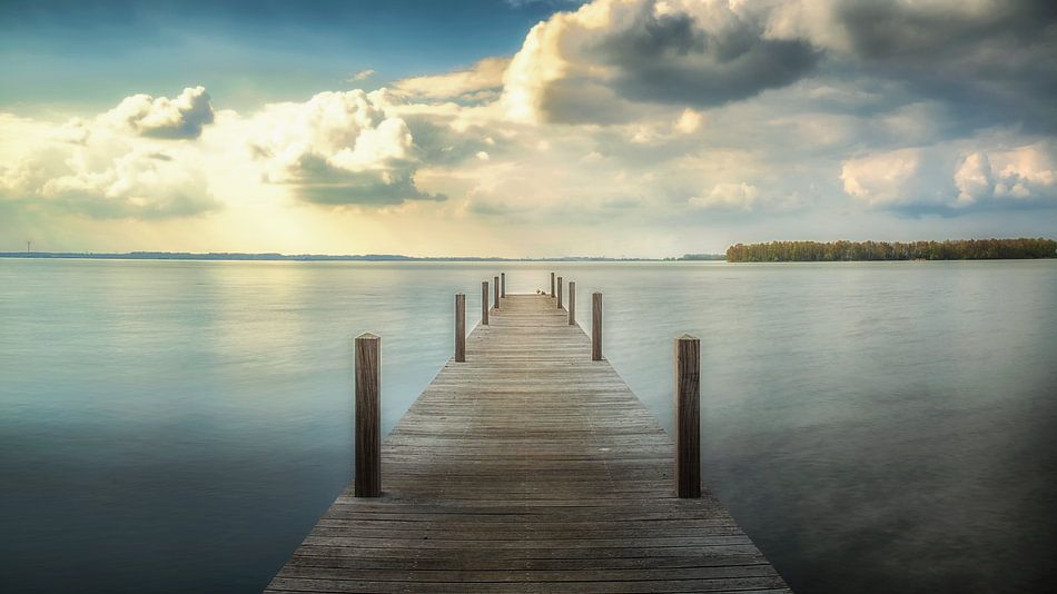 Steiger op het Veluwermeer van Truus Nijland op canvas, behang en meer