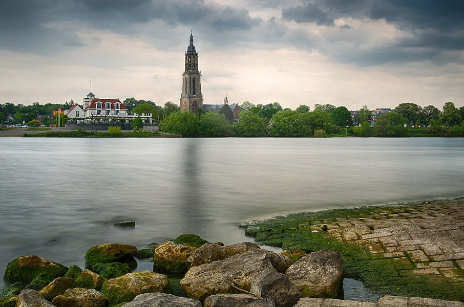Stadsgezicht van Rhenen van Mark Bolijn op canvas, behang en meer