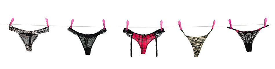 String string sur la corde à linge par l'artiste Günter Albers