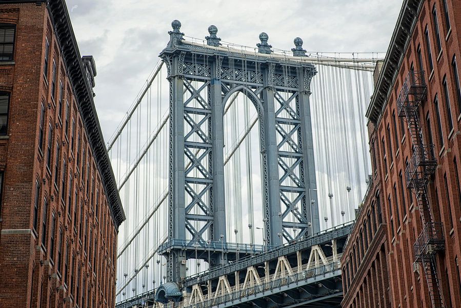 Manhattan Bridge 01 van Peter Bongers op canvas, behang en meer
