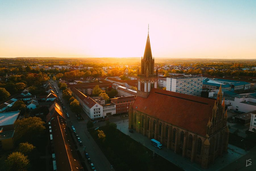 Neubrandenburg Marienkirche Luchtfoto 2023 #4 van leonardosilziano op ...