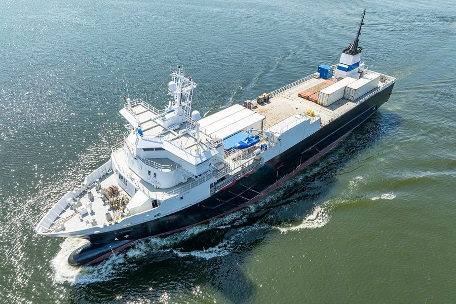 Reefer ship, refrigerated cargo vessel entering port by Sjoerd van der ...