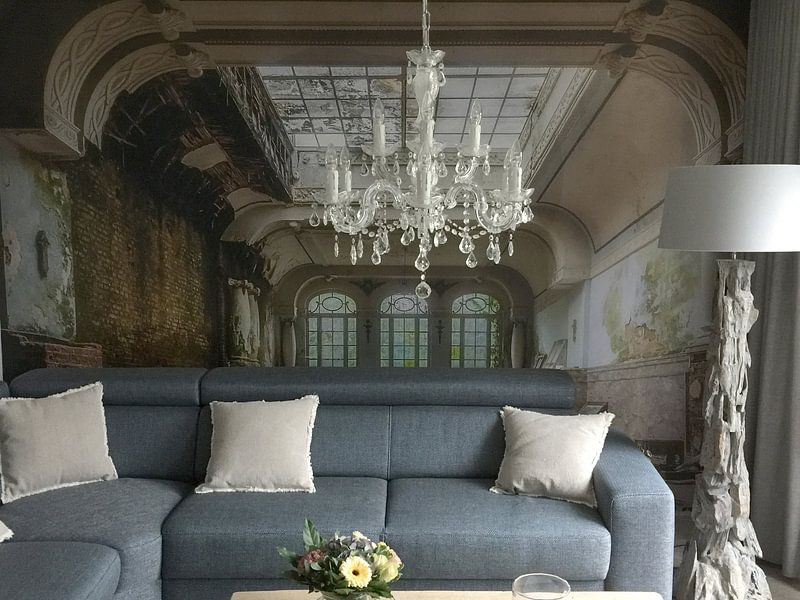 Decay hotel van Truus Nijland op canvas, behang en meer