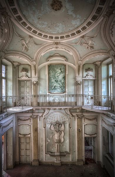 Verlaten Villa Mint Italie van Kelly van den Brande op canvas, behang ...