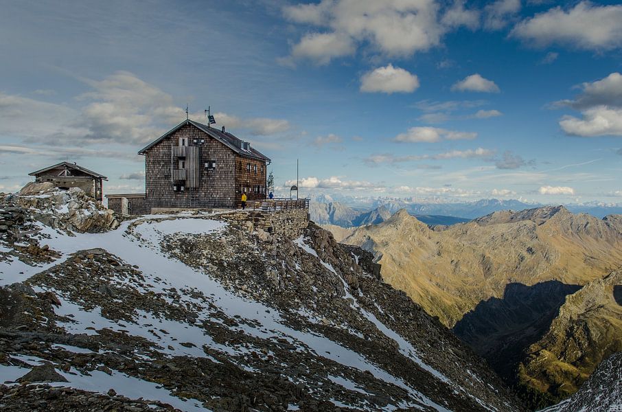 Hoog gelegen berghut in Zuid-Tirol met groots uitzicht van Sean Vos op ...